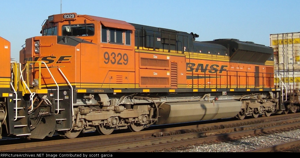 BNSF 9329